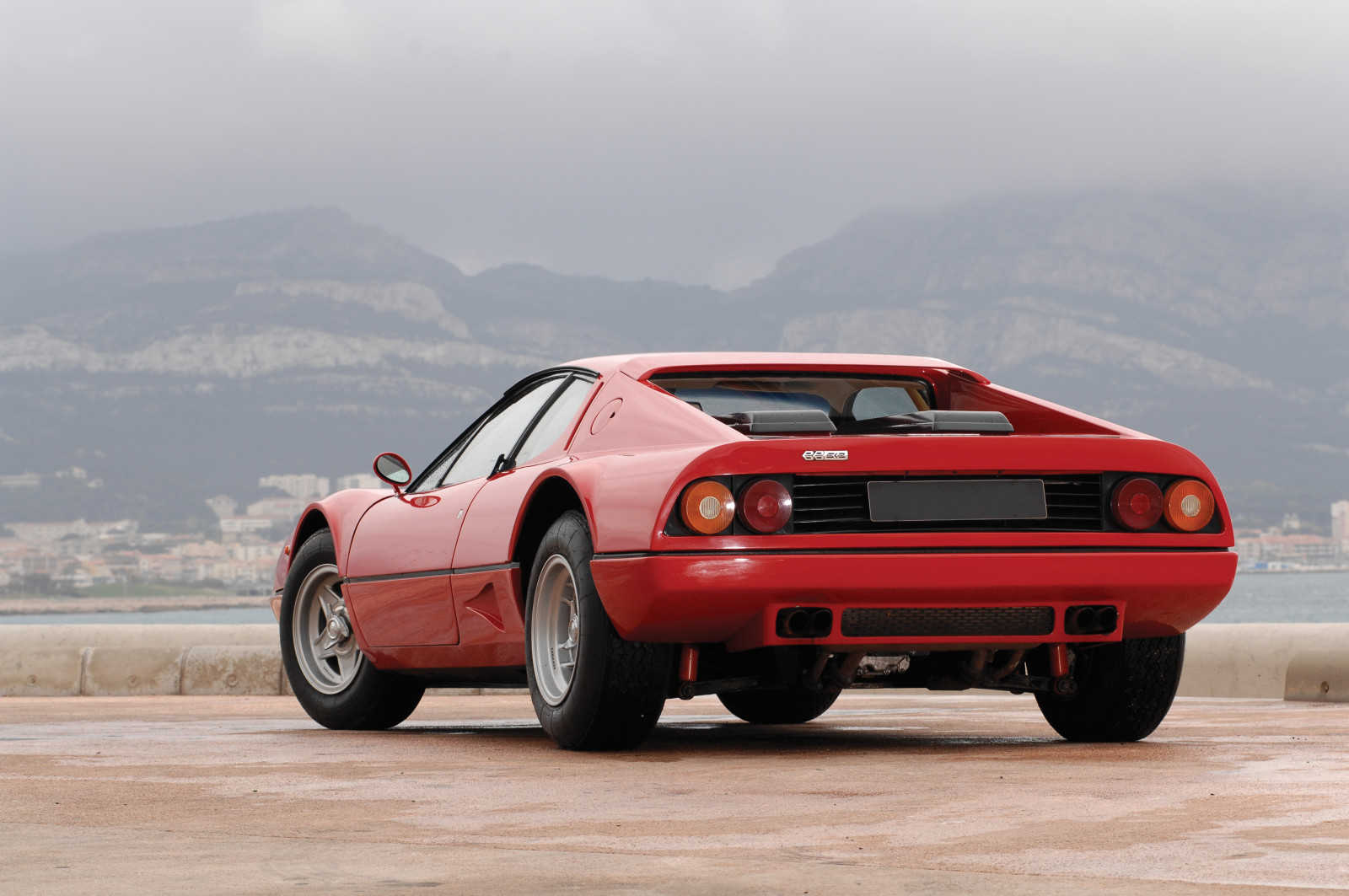 Ferrari SP12 EC Erica Claptona se prohánělo v Goodwoodu | auto.cz