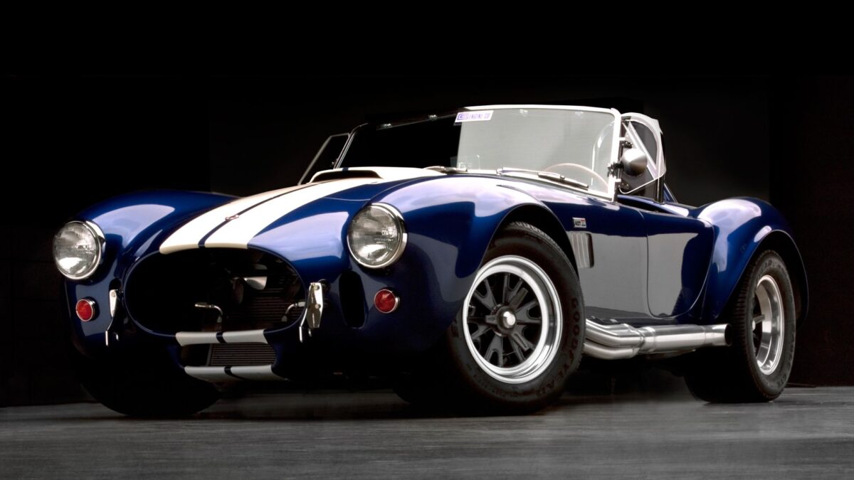 10 Vintage Roadsters That Define Beautiful Motoring