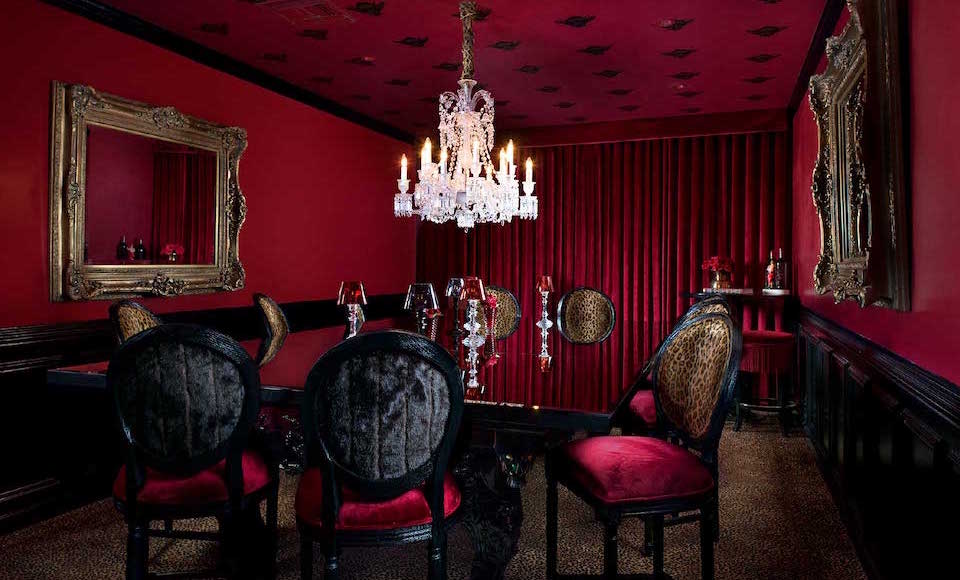 26 Monochromatic Rooms That Go Hard For One Colour