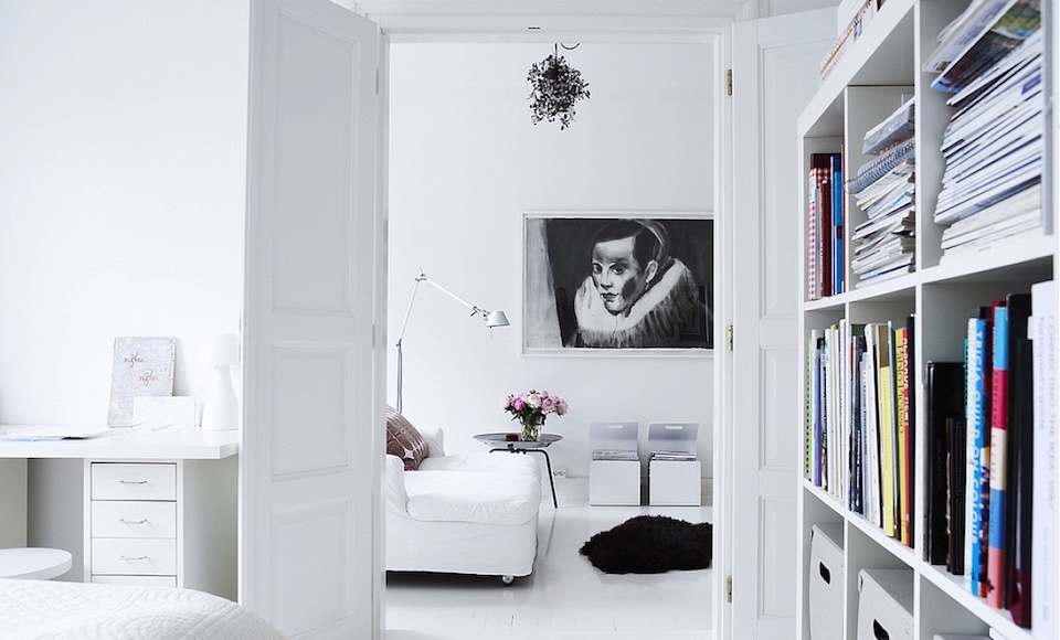 26 Monochromatic Rooms That Go Hard For One Colour