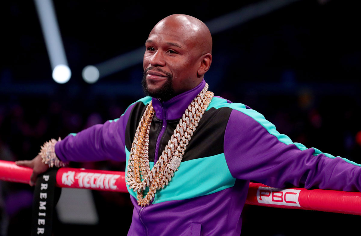 Floyd Mayweather Spotted Wearing Enough Bling To Fund A Small Rogue Nation Floyd Mayweather Spotted Wearing Enough Bling To Fund A Small Rogue Nation