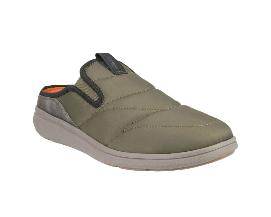 15 Best Men's Clogs For Function & Fashion