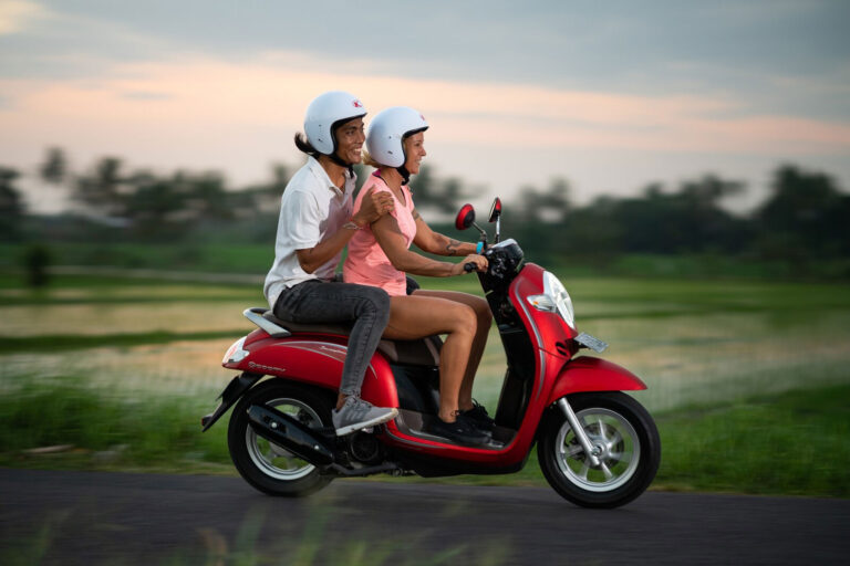 Surprising Ways Gojek Drivers Help Expats In Bali