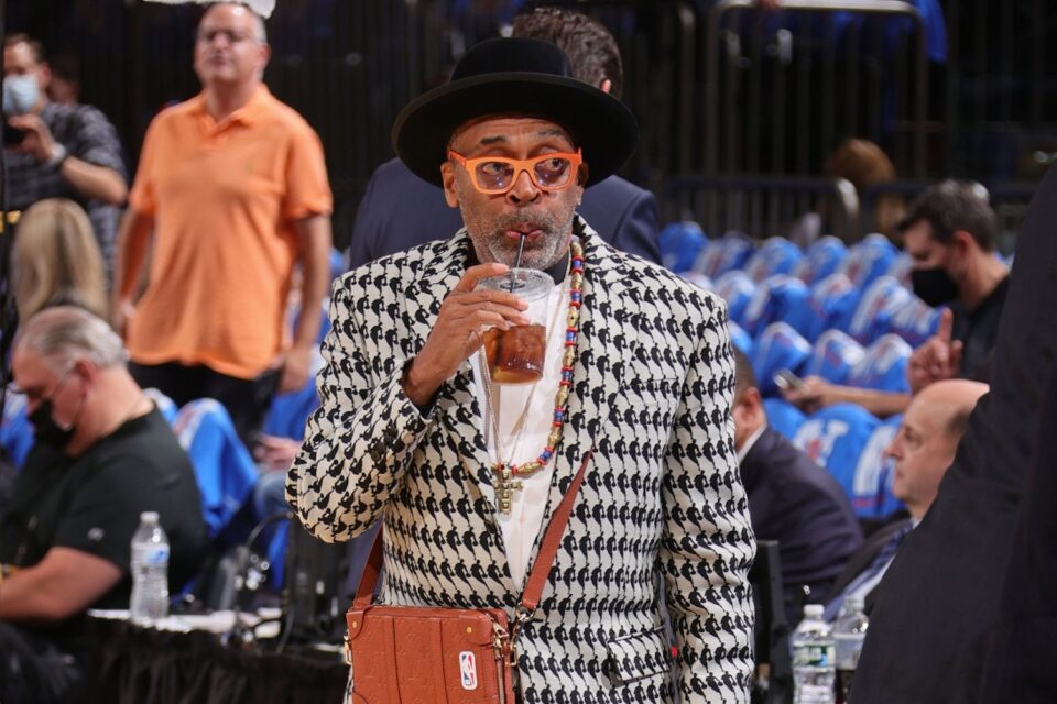 Spike Lee Rocks Up To A New York Knicks Game Dressed Like A Women's Handbag