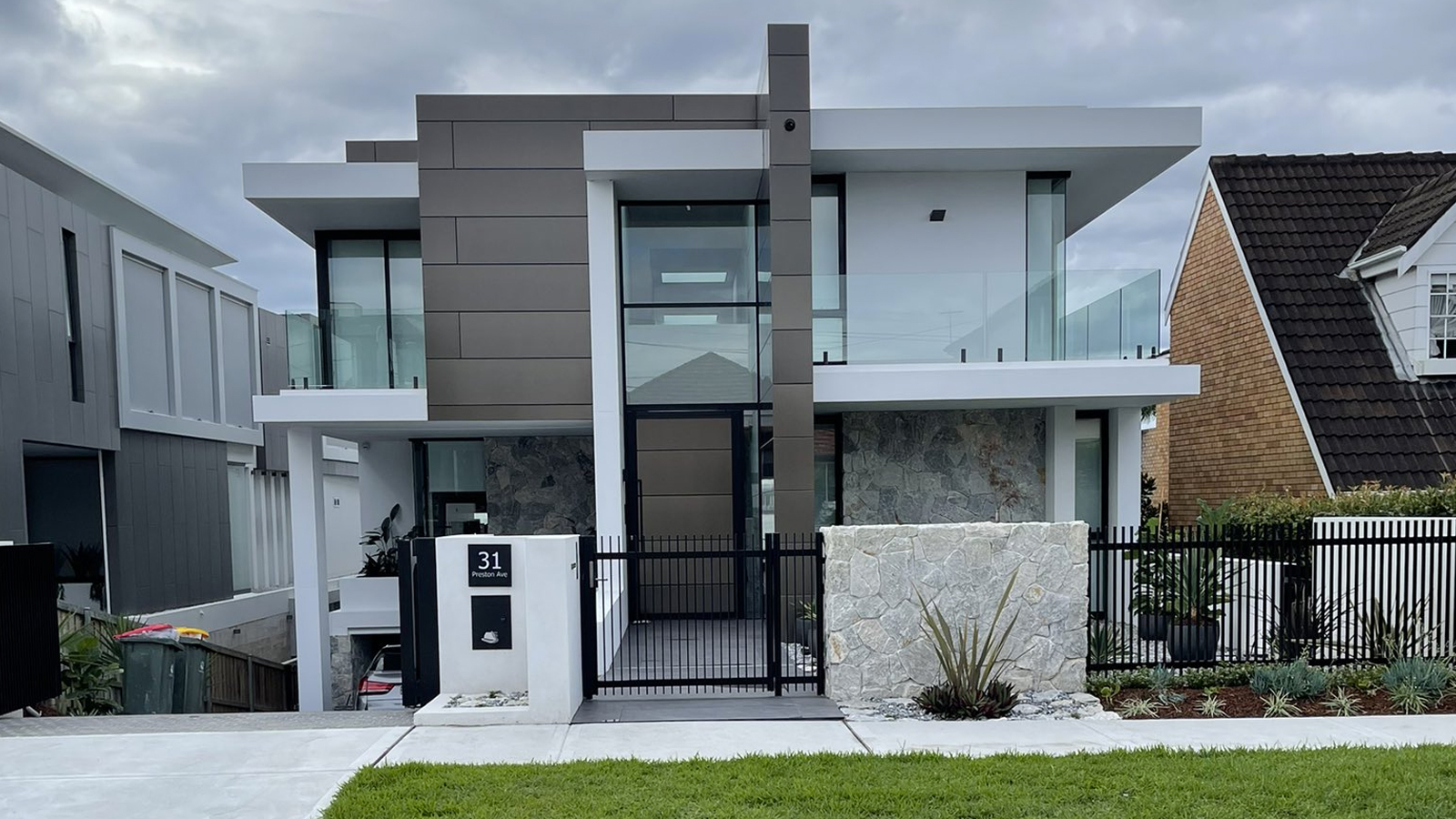 Why Every New House In Sydney Looks Like A Postmodern Monstrosity Why Every New House In Sydney Looks Like A Postmodern Monstrosity