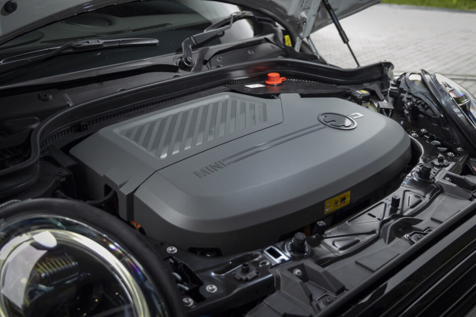 The MINI Electric Hatch Is The Perfect City Car