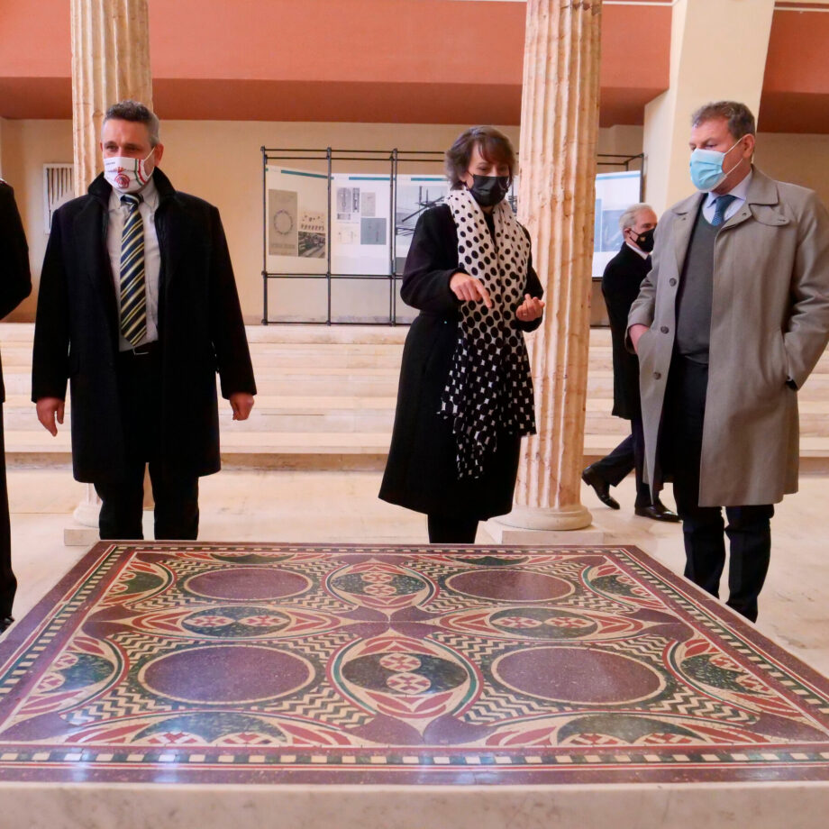Roman Emperor’s ‘Floating Palace’ Puts Today’s Superyachts To Shame ...