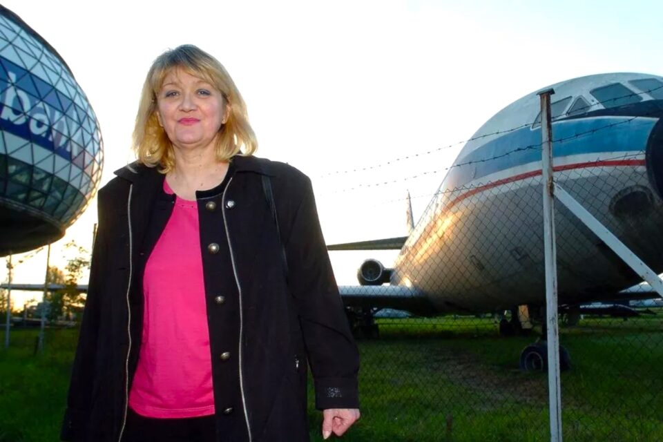 Vesna Vulovic, The Flight Attendant Who Survived A 30,000 Feet Fall ...