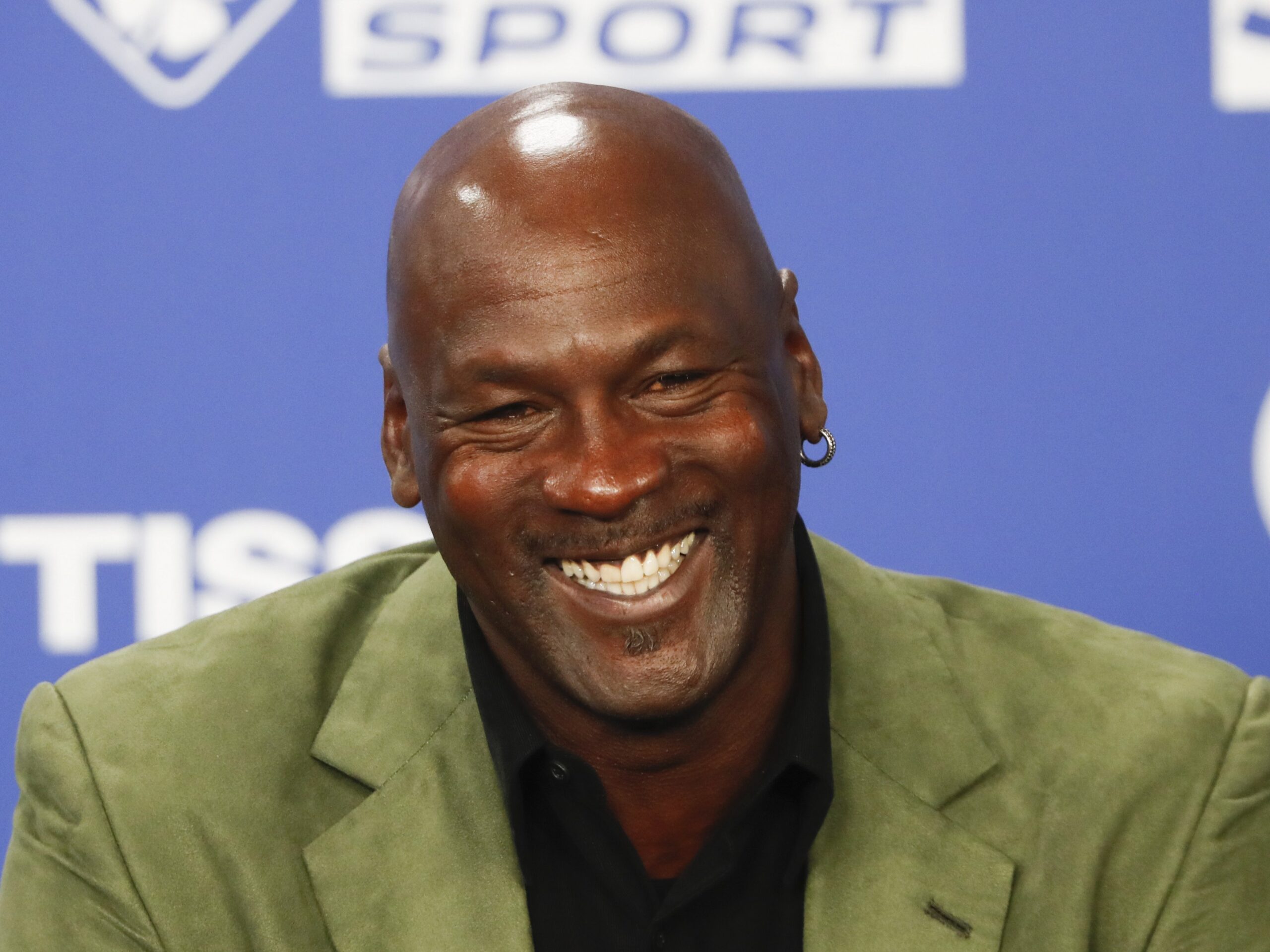 Michael Jordan Becomes First Athlete To Join Forbes 400 Richest List ...
