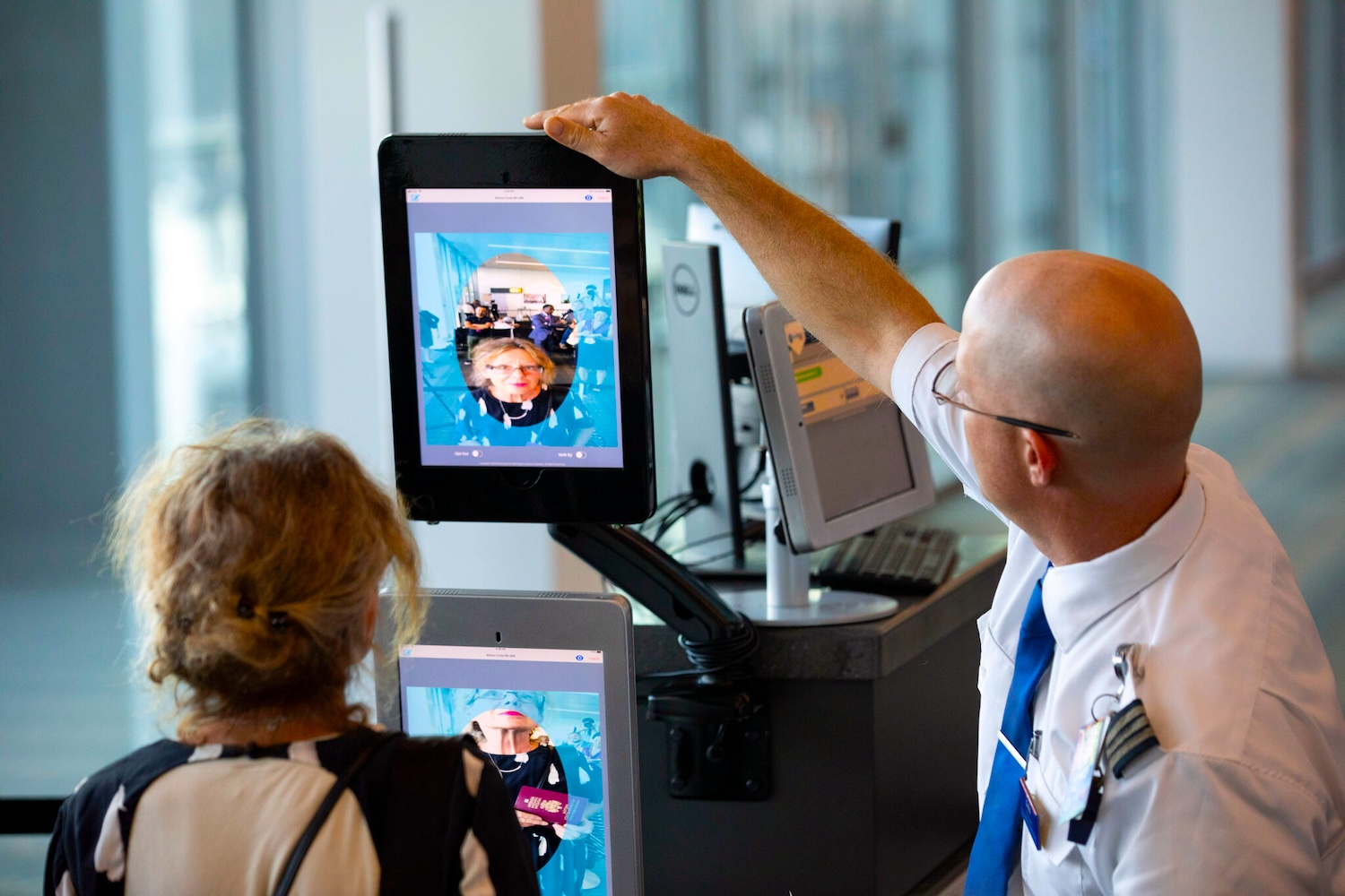 Emirates Unveils Biometric Passport-Free Boarding: