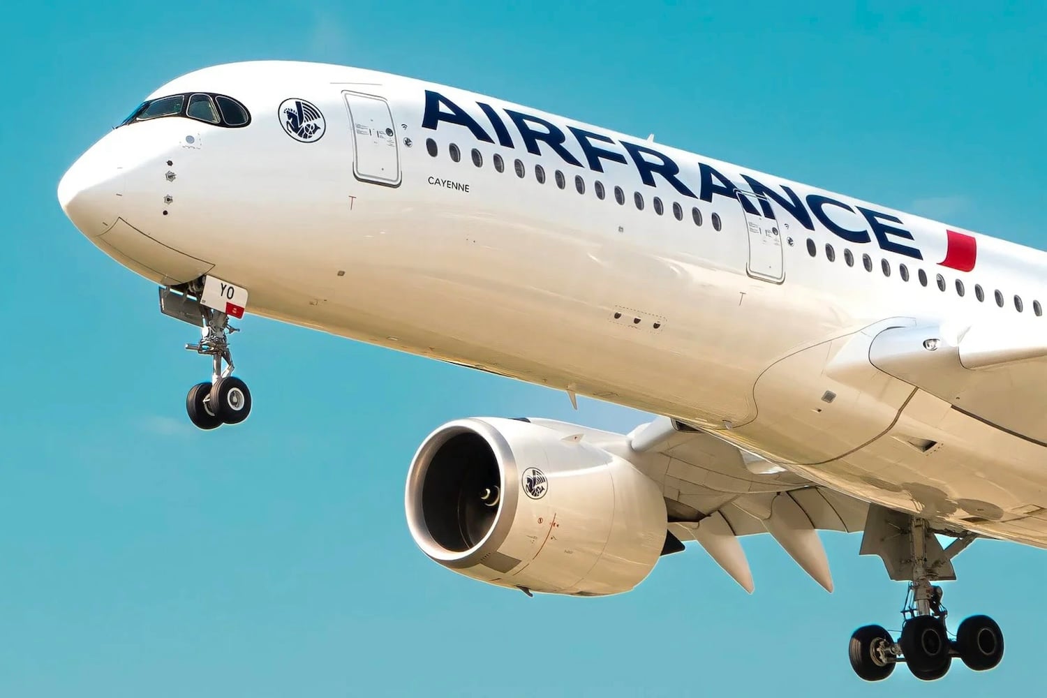Air France Unveils World's Biggest First Class Cabin With 5-Window 'La ...