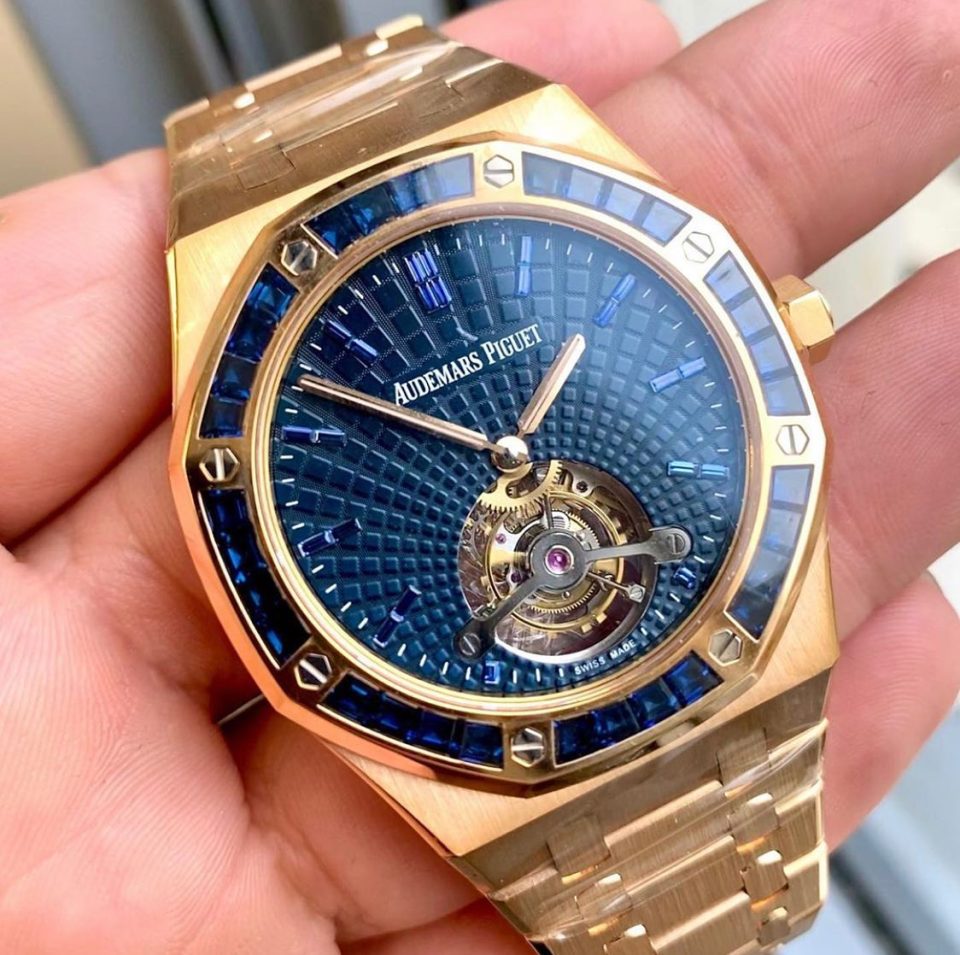 LeBron James' $800,000 Audemars Piguet Royal Oak Is More GOATED Than ...