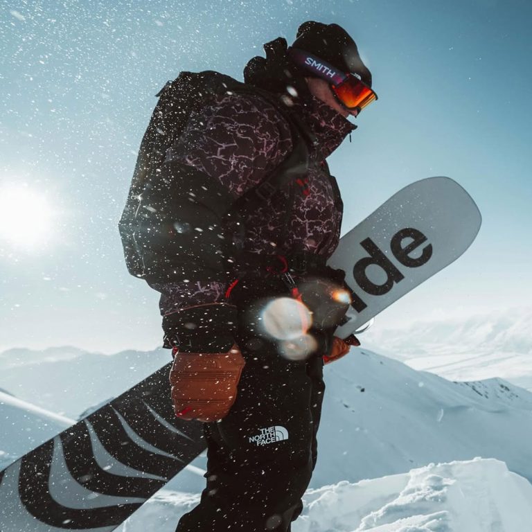Snowboarding Clothing Brands We Recommend To Readers