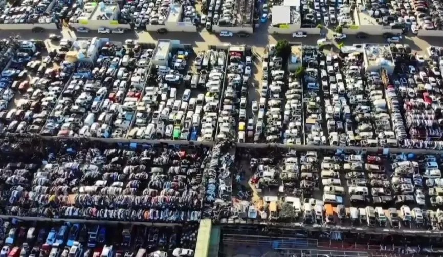 Dubai's Supercar Graveyard Where Abandoned Ferraris, Bugattis, And ...