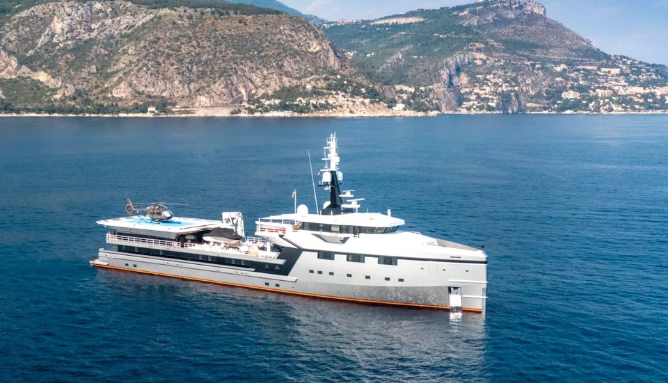 Jeff Bezos' $800 Million 'Pirate Ship' Superyacht Leaves American ...